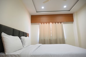 Quarto superior | Escrivaninha, Wi-Fi de cortesia, roupa de cama