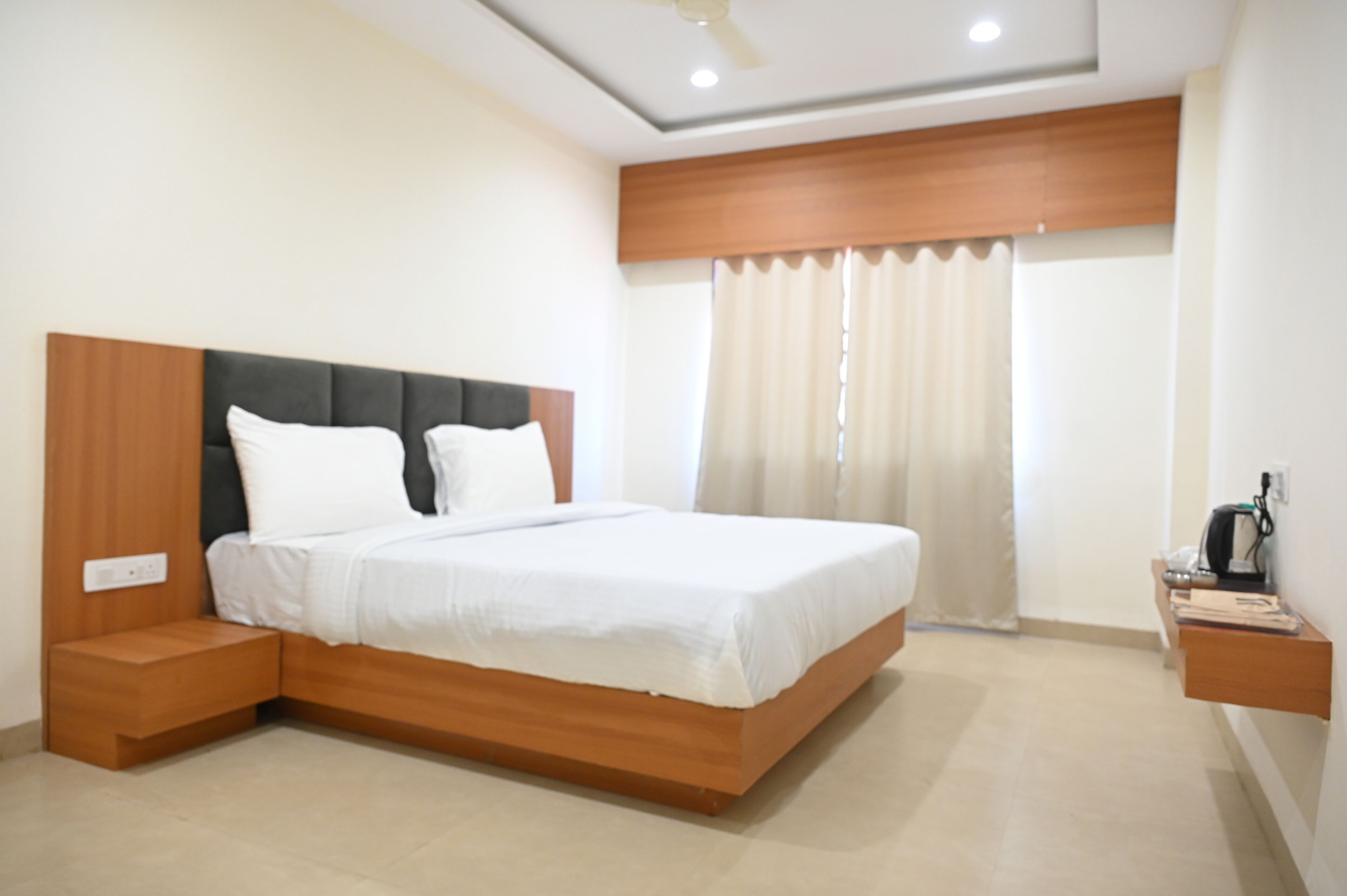 Quarto superior | Escrivaninha, Wi-Fi de cortesia, roupa de cama