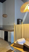 Suite Xocolate | Cozinha privada | Um frigorífico, um micro-ondas, uma placa de cozinha, uma torradeira 