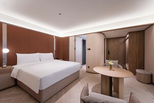 Quarto Duplo Comfort | Edredões de penas, minibar grátis, secretária 