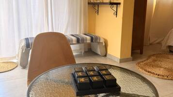 Casa, 1 quarto, acessível | Sala de estar | Livros