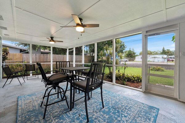 15 Min To Beaches! Fenced Yard, Screened Lanai - 墨爾本