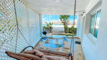 Apartamento Deluxe, vista para a praia | Terraço/pátio interior