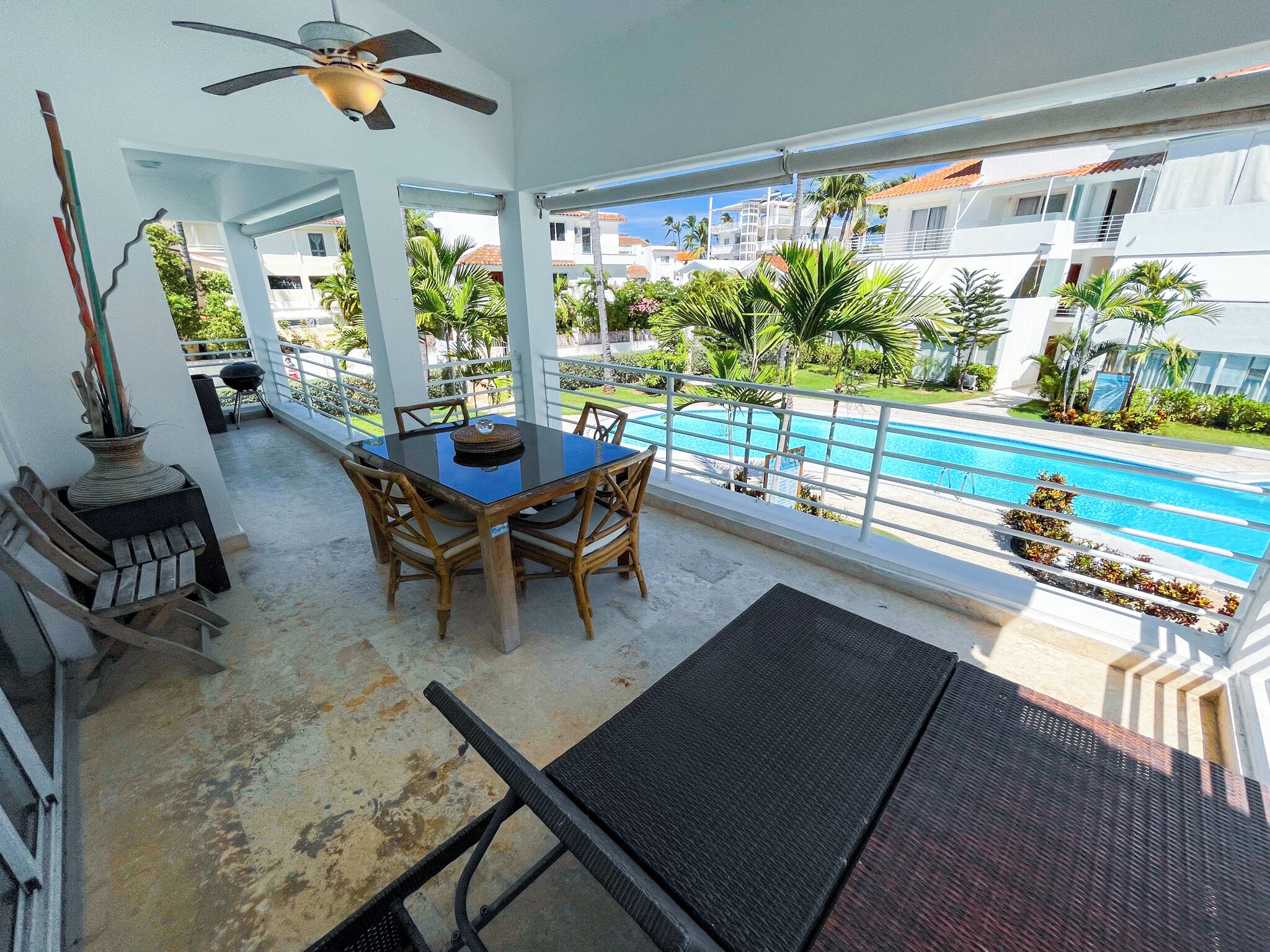Villa Comfort, 2 quartos, vista para a piscina | Vista do quarto
