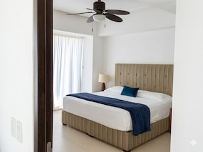 Apartamento Comfort | Roupa de alta qualidade, cofre no quarto, com decoração personalizada 