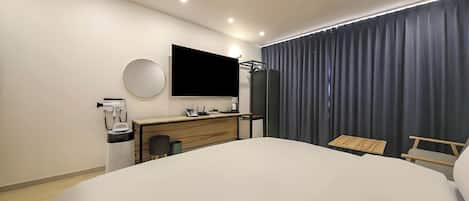Quarto Duplo Deluxe, Vista para a cidade | Cortinas/cortinados opacos, quartos insonorizados, Wi-fi grátis