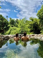 Chalé Superior, vista para o rio | Piscina | 4 piscinas exteriores