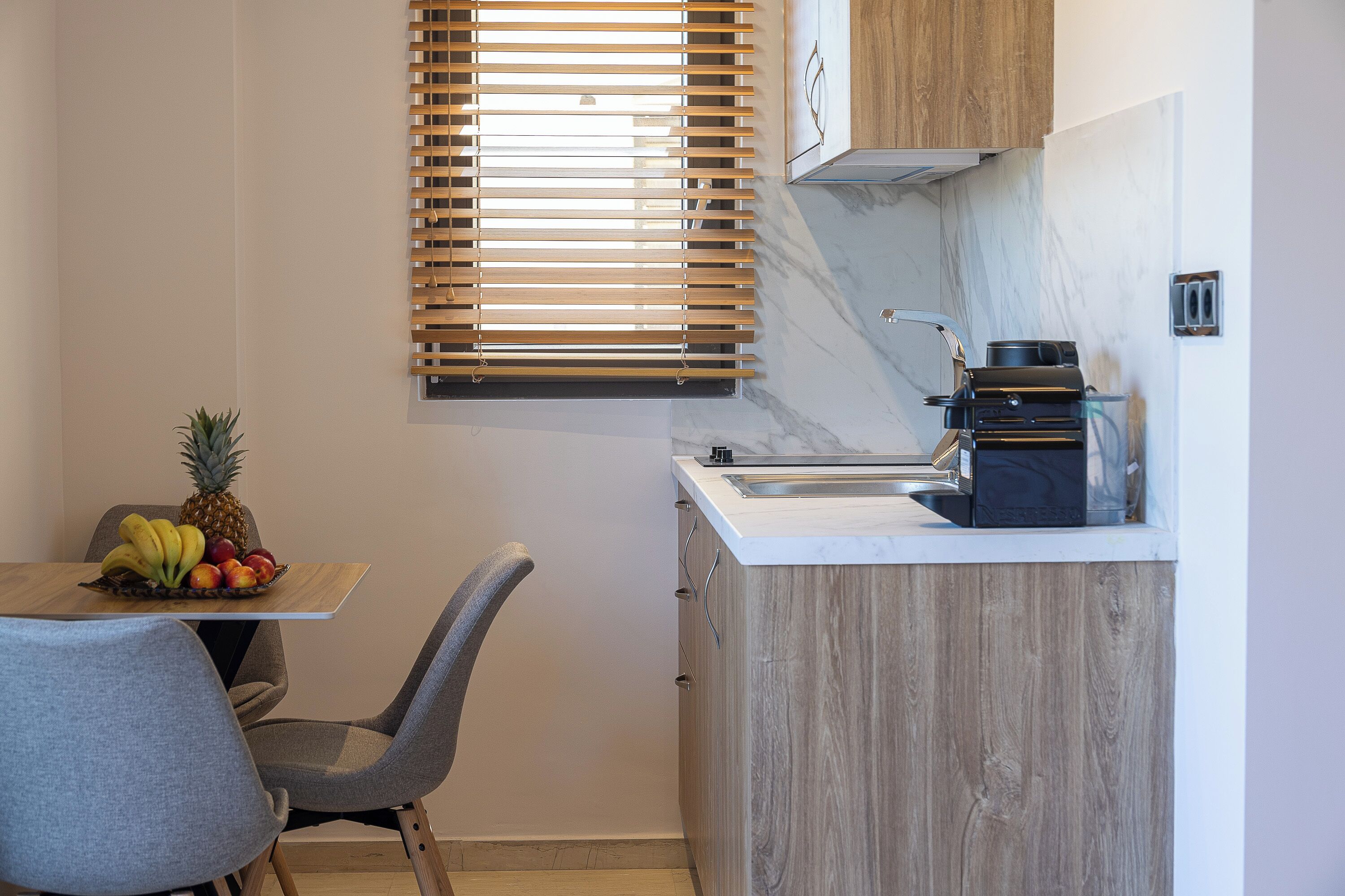 Superior Studio - Ground Floor | Kitchenette privada | Minifrigorífico, uma máquina de café expresso, uma chaleira elétrica 
