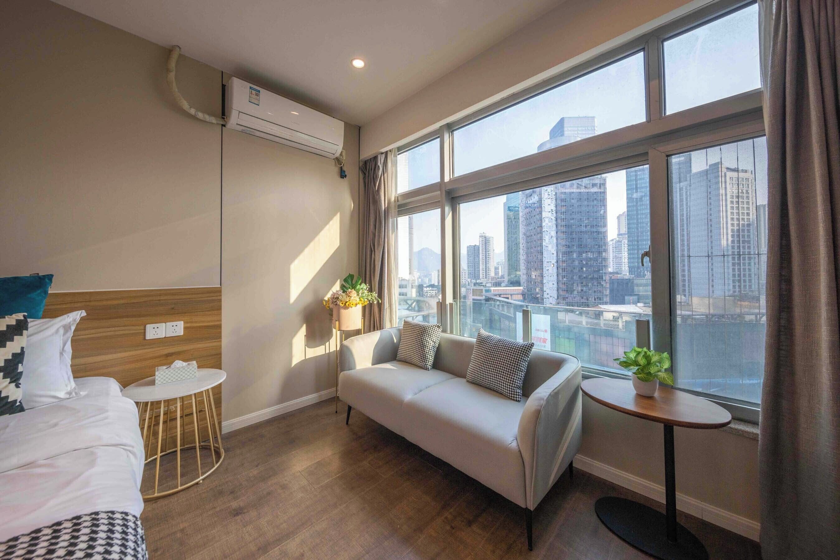 Quarto casal superior | Cortinas blackout, Wi-Fi de cortesia, roupa de cama