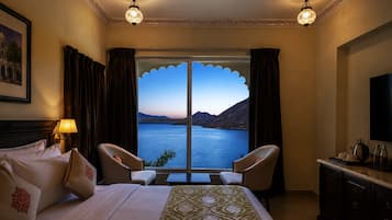 Quarto família, vista para o lago