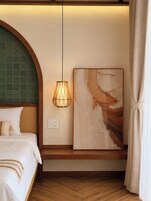Quarto Duplo Deluxe, Vista para a cidade | Minibar, Wi-fi grátis, roupa de cama fornecida