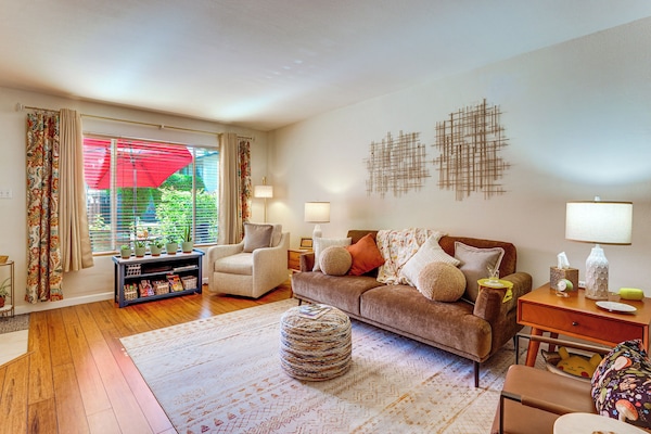 Steps To Fashion Square! Condo W/ Patio & Pool - Phoenix-Sky-Harbor Airport (PHX)