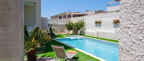 Quarto Duplo Deluxe, varanda, vista para o mar | Piscina | Piscina exterior