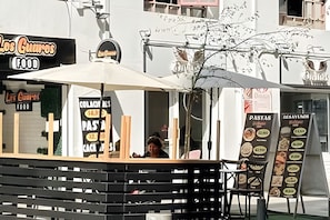 Apartamento | Refeições ao ar livre