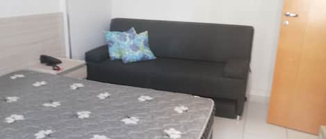 Apartamento Deluxe, vista para a piscina | Interior