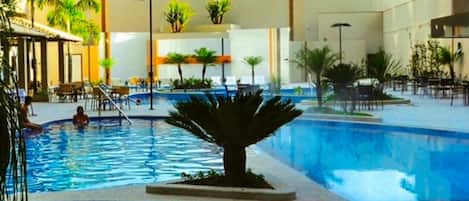 5 piscinas interiores