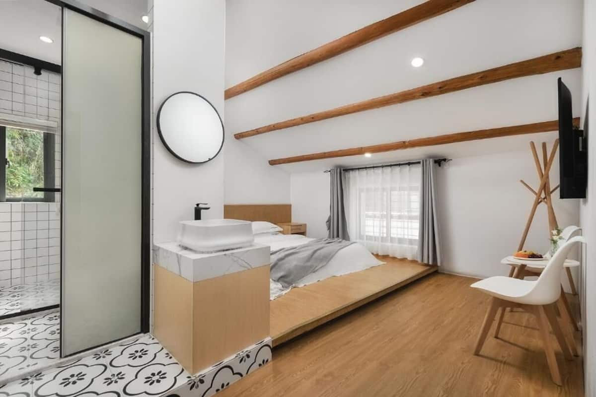 Quarto quádruplo | Edredons de pluma, cortinas blackout, quartos à prova de som