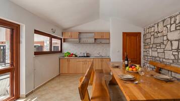 Casa Familiar, 4 quartos, lareira (Pool House Suzi in Heart of Istria) | Restaurantes