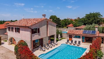 Casa Familiar, 4 quartos, lareira (Pool House Suzi in Heart of Istria) | Piscina