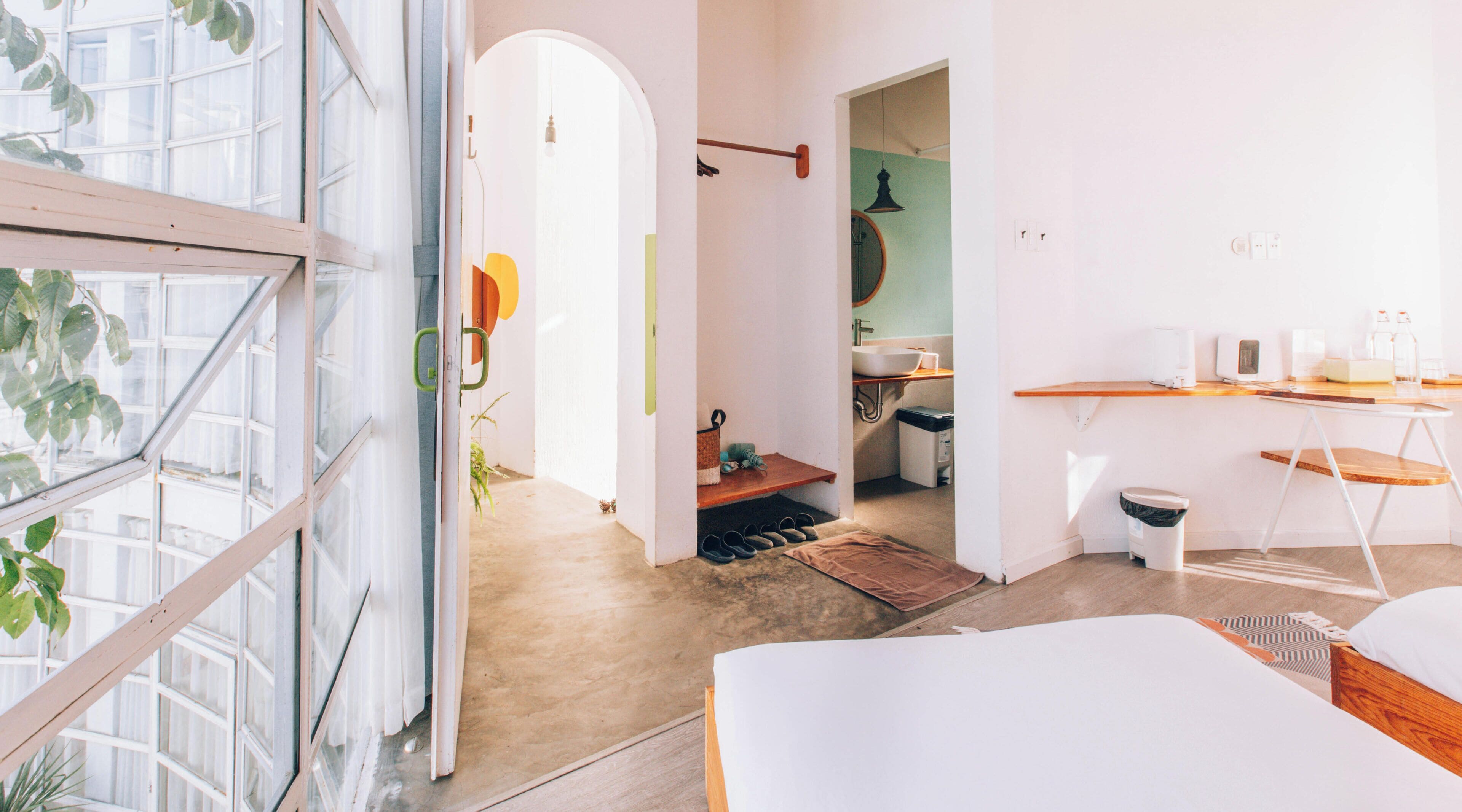 Quarto Triplo Standard, vista para o jardim | Cortinas/cortinados opacos, quartos insonorizados 