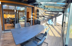 Apartamento Superior, vista para o jardim | Refeições ao ar livre