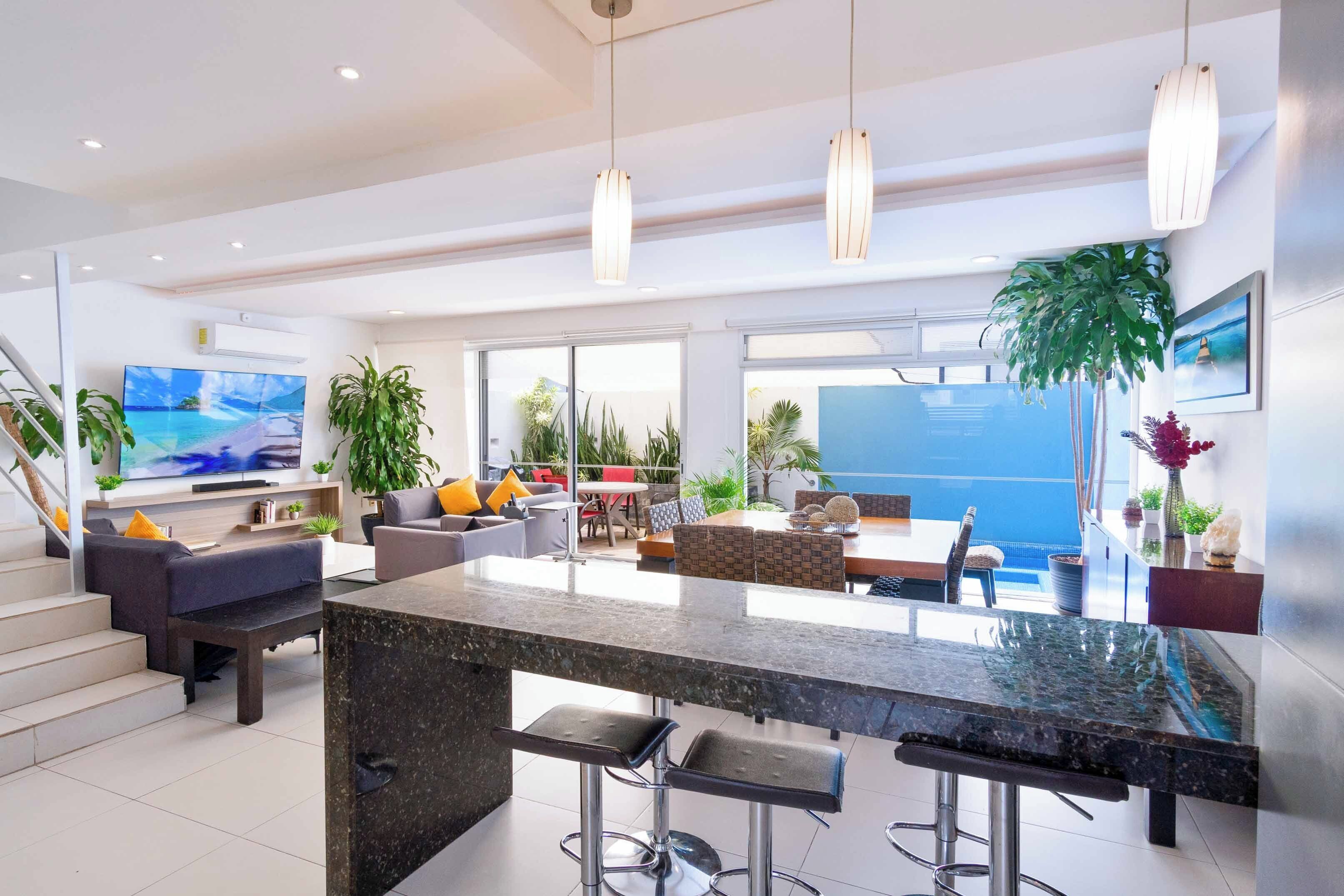 4-bedroom House With Private Pool In A Safe Community With 24/7 Security - Cancún