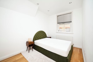 Beautiful Three Bed Marylebone Flat, London: Room, Prices & Reviews ...