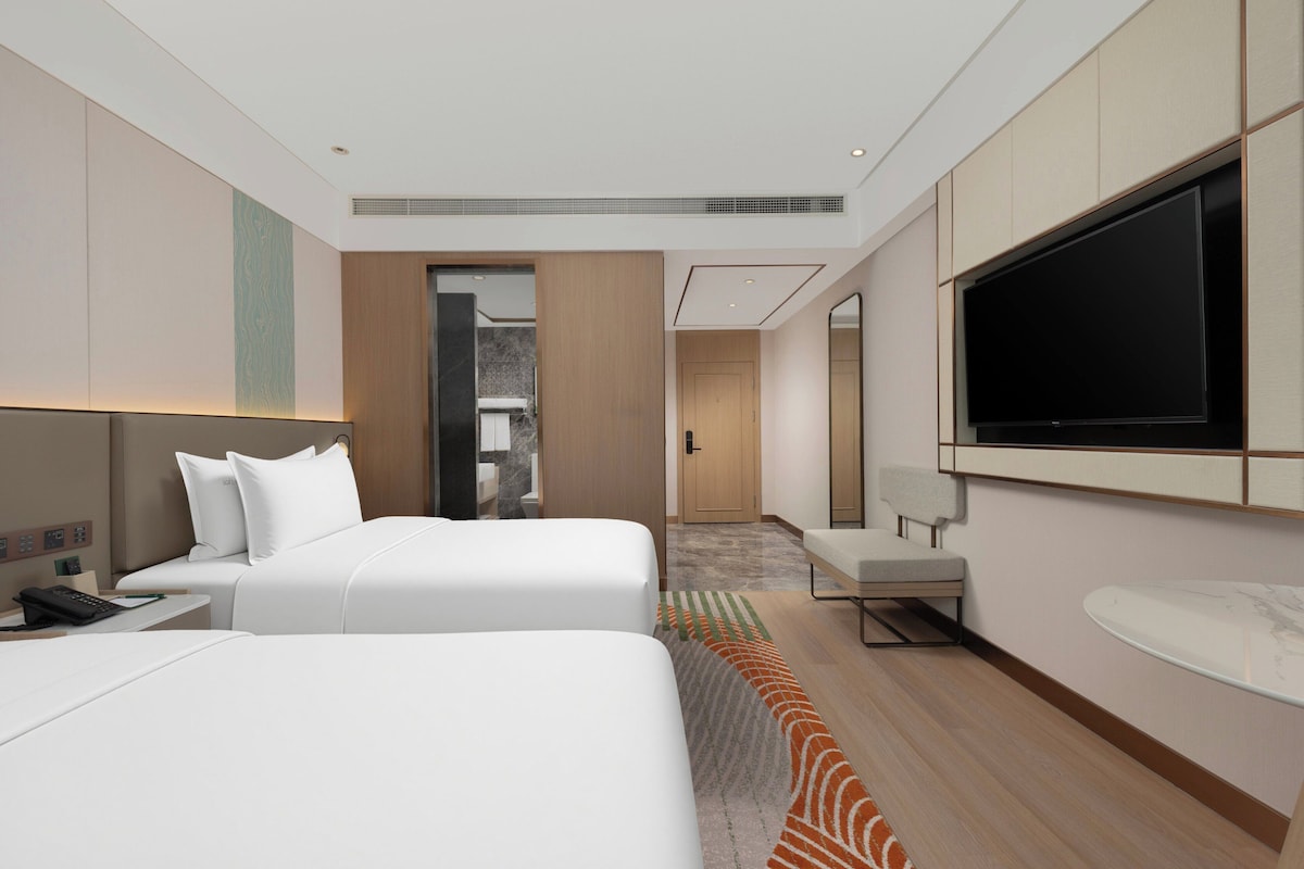 Quarto standard | Edredons de pluma, frigobar (abastecido com alguns itens grátis)