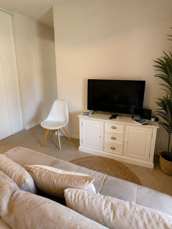 Air-conditioned Apartment With A Heated Pool, 10 Minutes From Saint-tropez - Grimaud