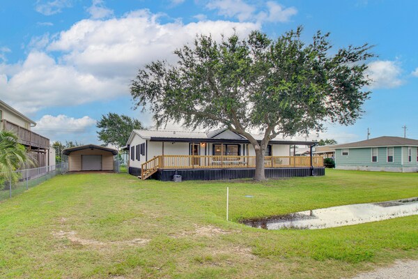 Newly Remodeled, Great Porches, And Dog Friendly - Texas
