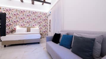 Quarto Quádruplo Superior, Vista para a cidade | Cofre no quarto, cortinas/cortinados opacos, ferro/tábua de engomar