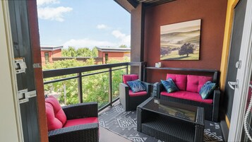 Apartamento Deluxe em Condomínio Fechado, 3 quartos, vista para o pátio, junto à praia | Interior