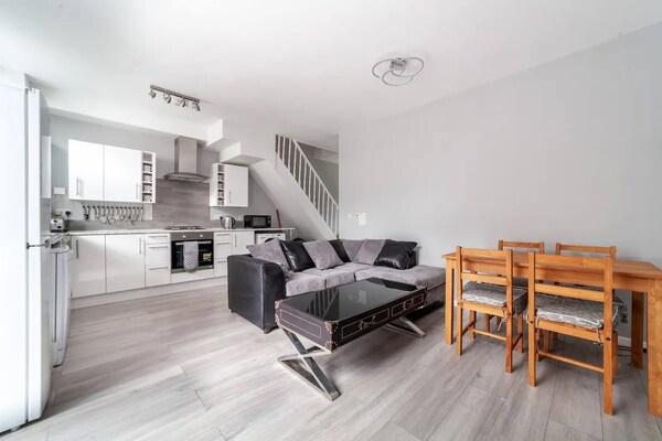Spacious 4 Bedroom House In London - London, UK
