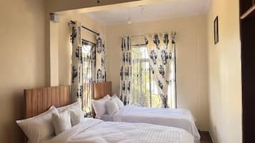 Quarto casal ou duplo, sacada, vista para a montanha | Roupas de cama de algodão egípcio, roupas de cama premium