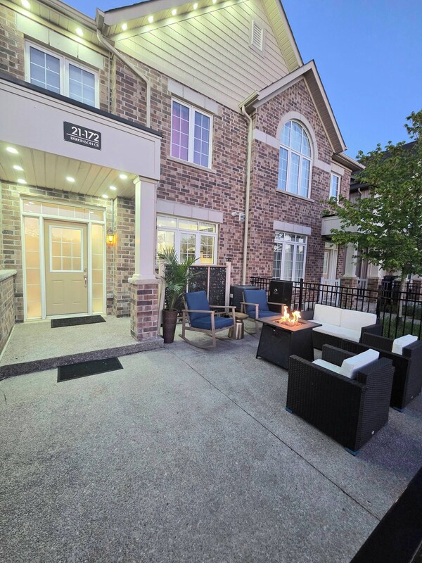 Ligero Townhouse Entire Four Bedrooms Home - Orangeville