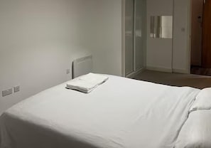1 quarto, ferros/tábuas de passar roupa, Wi-Fi de cortesia