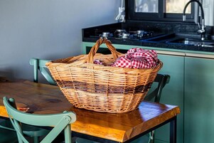 Container Green | Cozinha privada | Frigobar, micro-ondas, cooktop, torradeira