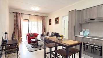 Apartamento, 2 quartos, varanda | Interior