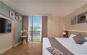 Quarto casal básico, vista para a cidade | Wi-Fi de cortesia