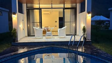 Casa de Campo Romântica, vista para o jardim | Secretária, secretária adequada para computadores portáteis