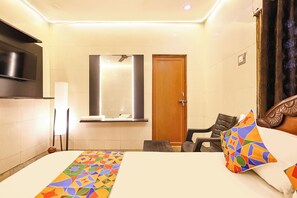 Quarto Deluxe | Lençóis de algodão egípcio, roupa de alta qualidade, cofre no quarto 