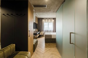 Quarto casal standard, vista para a cidade
