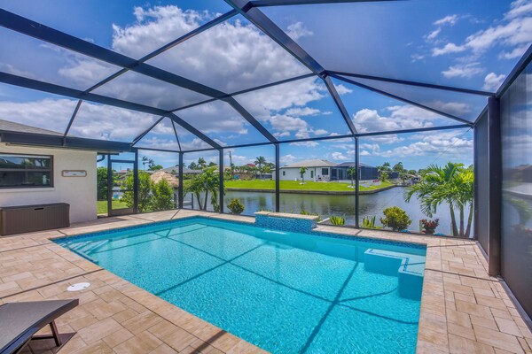 Canal-front Gem W/ Dock! Family Home In Cape Coral - Sanibel Island, FL