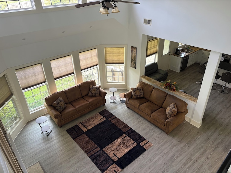 Beautiful Full Of Light 6 Bedroom's House - Lexington, KY