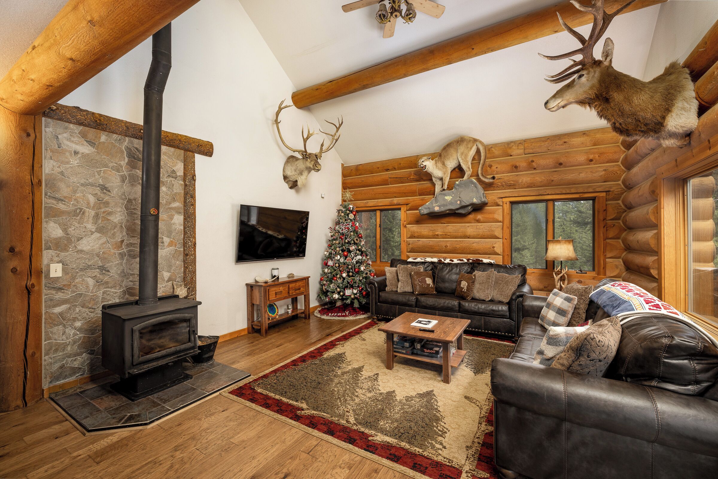 New Listing! Ski Or Hike. Hot Tub After. +Pets - 20 Secluded Acres - Big Sky, MT