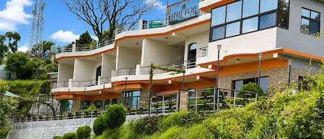 Fachada da propriedade
