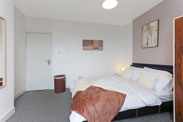 Perfect Booking 4 Bed Highfield House W 4 Baths - Sheffield