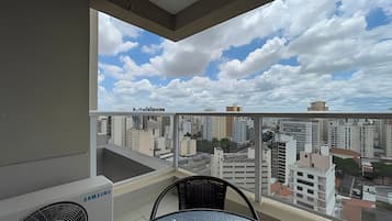 Apartamento superior | Opções para refeição ao ar livre