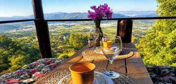 Cabana, 2 quartos, ar-condicionado, vista para a montanha | Varanda coberta