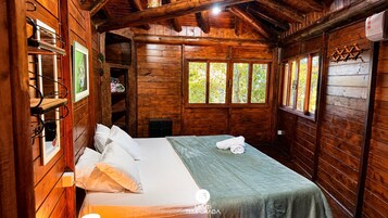 Cabana, 2 quartos, ar-condicionado, vista para a montanha | Roupas de cama premium, Wi-Fi de cortesia, individualmente decorados